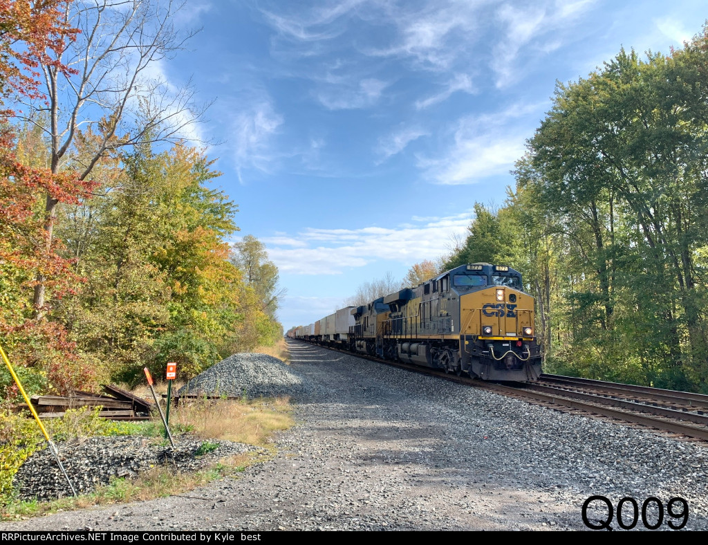 CSX 877 on Q009